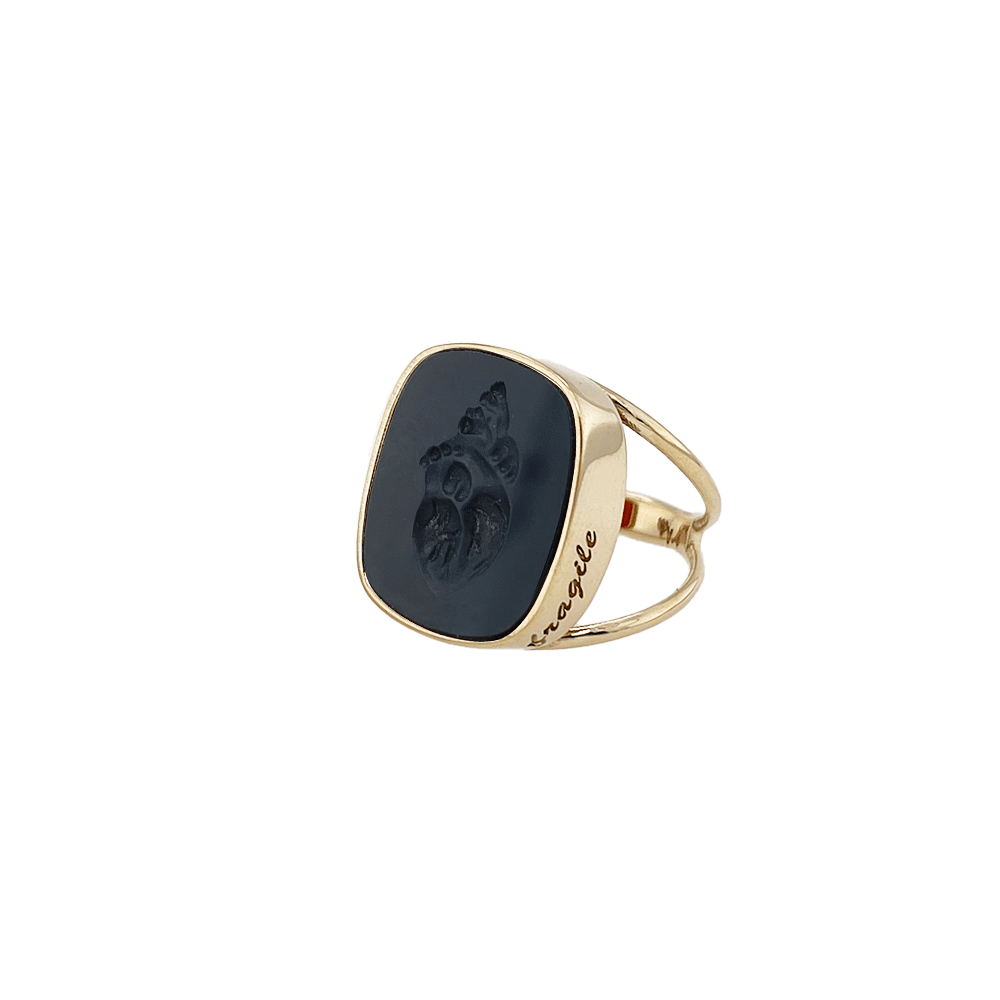 Fragile black onyx heart – Matiere 79